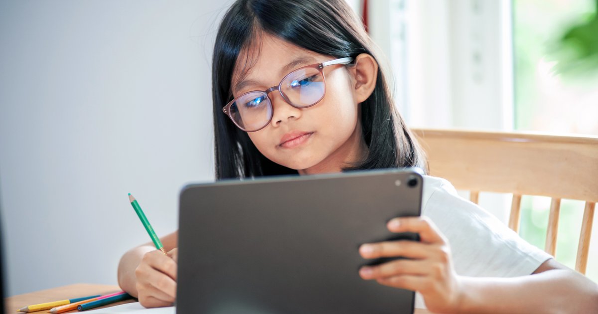 How to Expand ELLs' Access to Technology for Distance Learning | NEA
