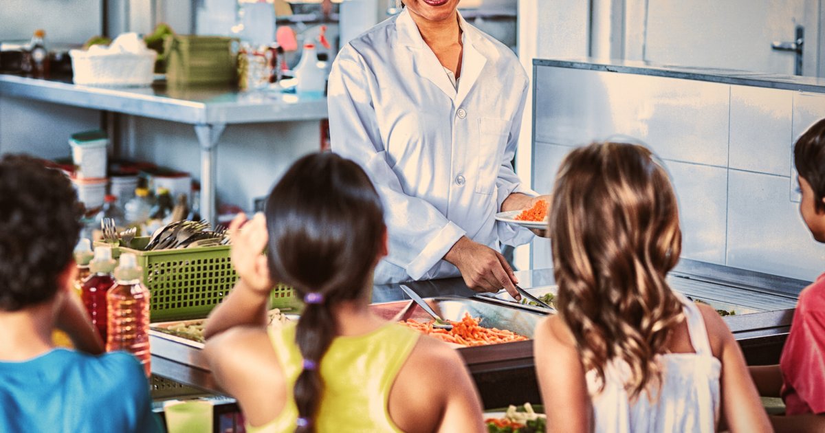 ‘An Amazing Victory’: Free School Meals for More Students | NEA